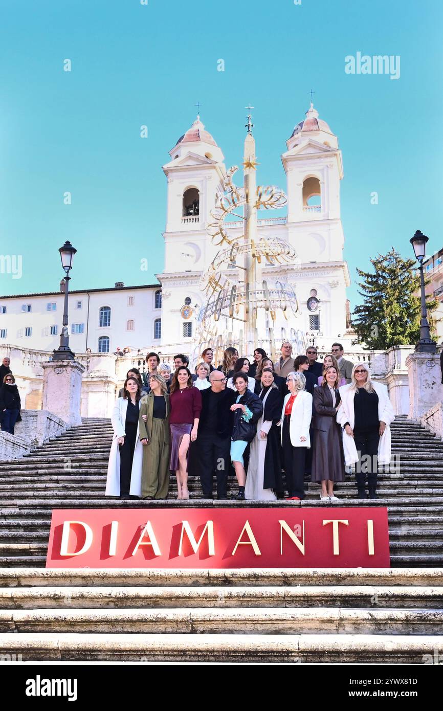 From left first row, Elena Sofia Ricci, Paola Minaccioni, Luisa Ranieri ...