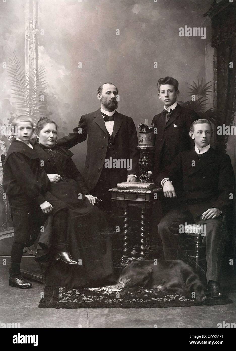 John bauers family hi-res stock photography and images - Alamy