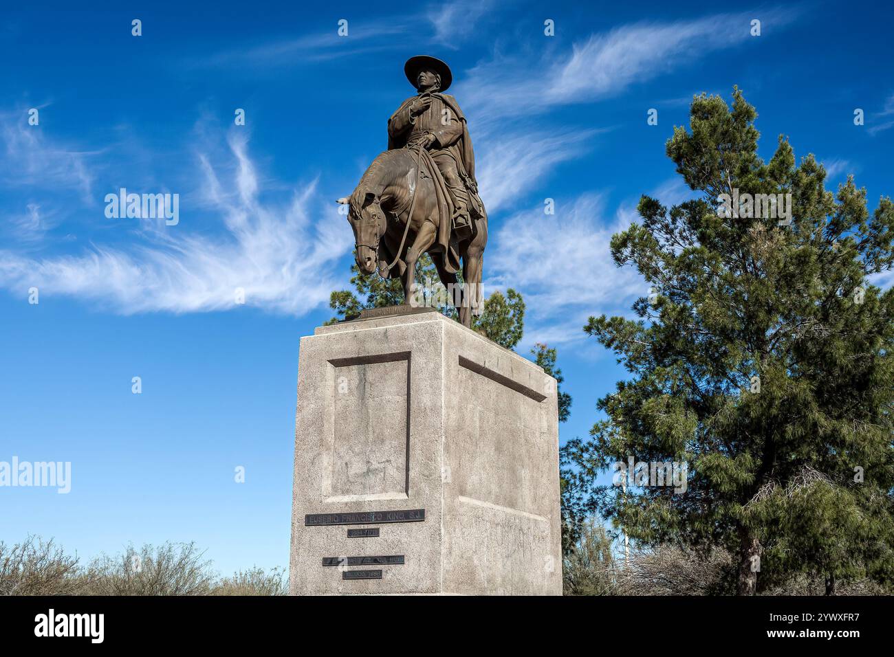 Sculpture by julian martinez hi-res stock photography and images - Alamy