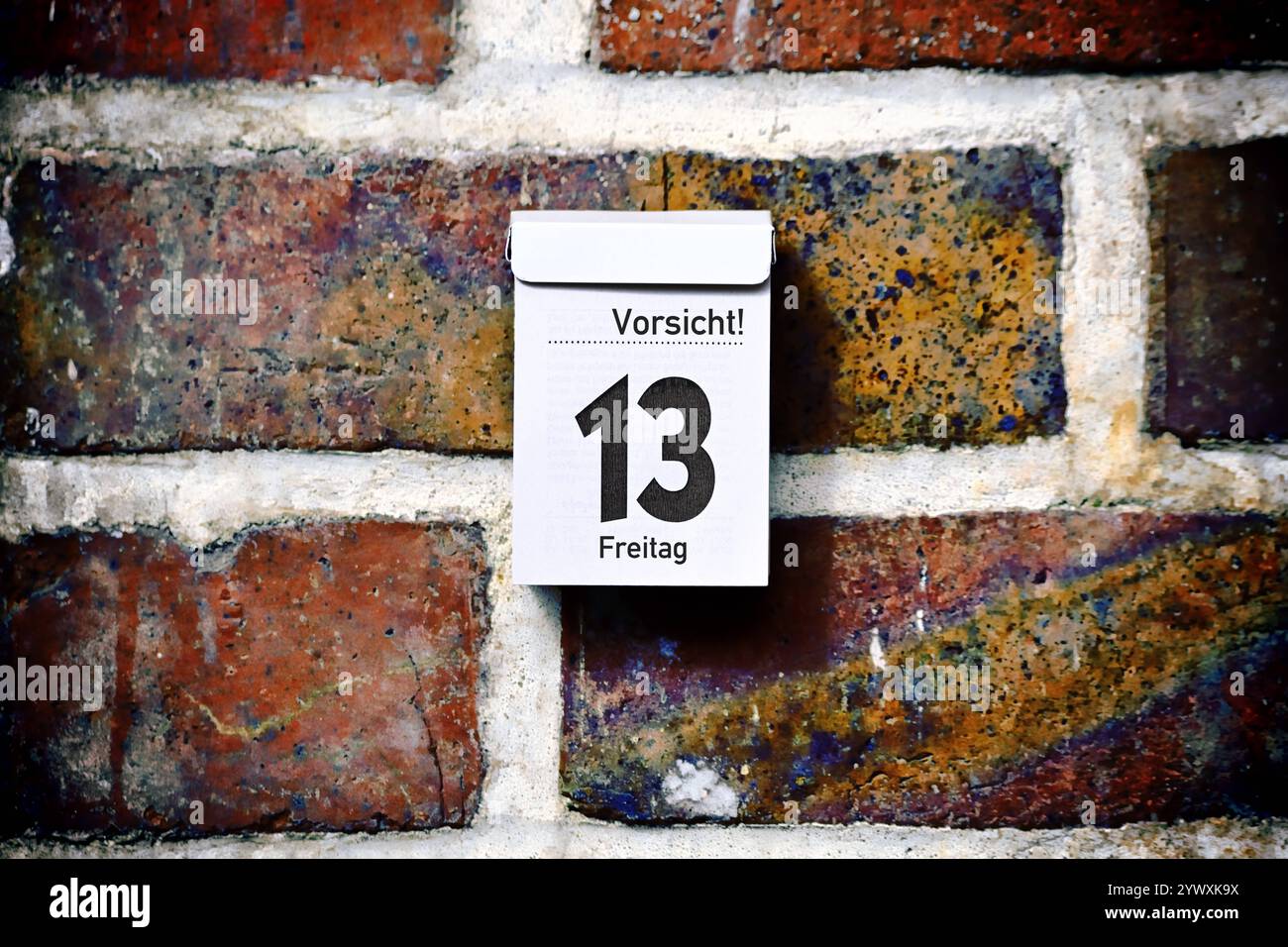 FOTOMONTAGE, Kalender mit dem Datum Freitag, der 13. und Schriftzug ...