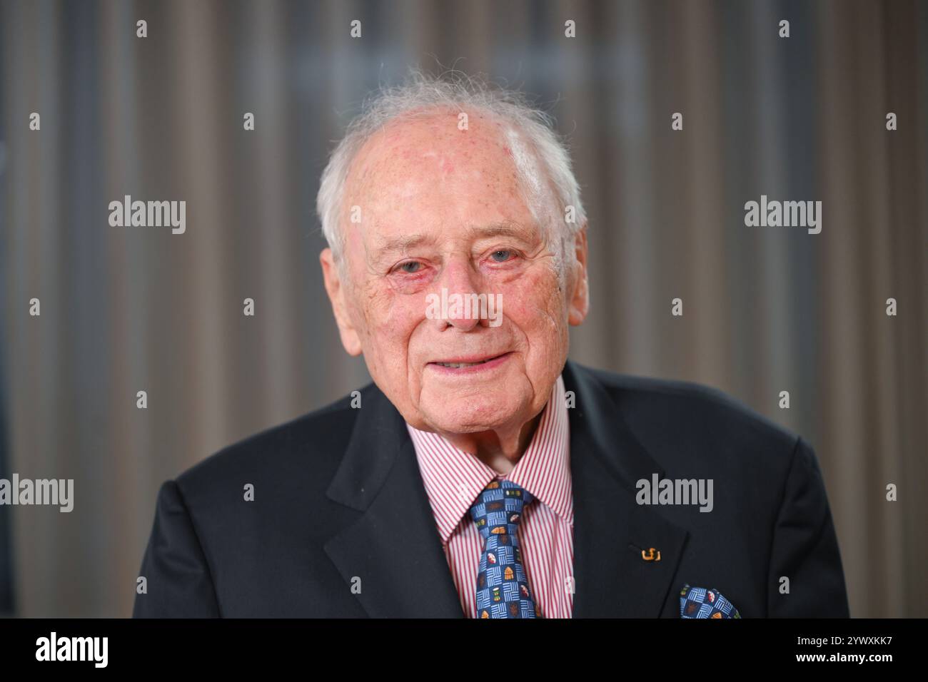 PRODUCTION - 11 December 2024, Baden-Württemberg, Künzelsau: Reinhold ...