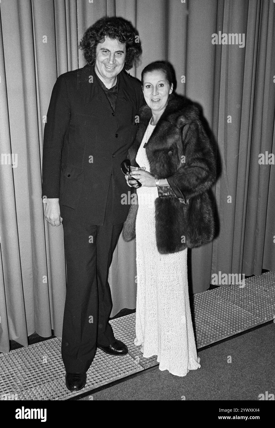 KJERSTIN DELLERT Swedish opera singer and Mikis Theodorakis after a ...
