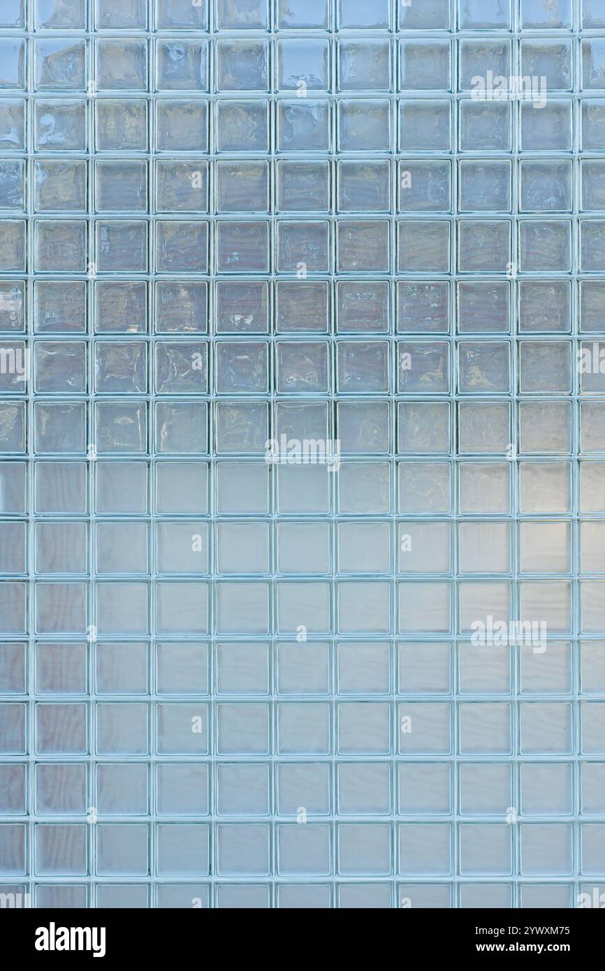 Glass brick wall hi-res stock photography and images - Alamy