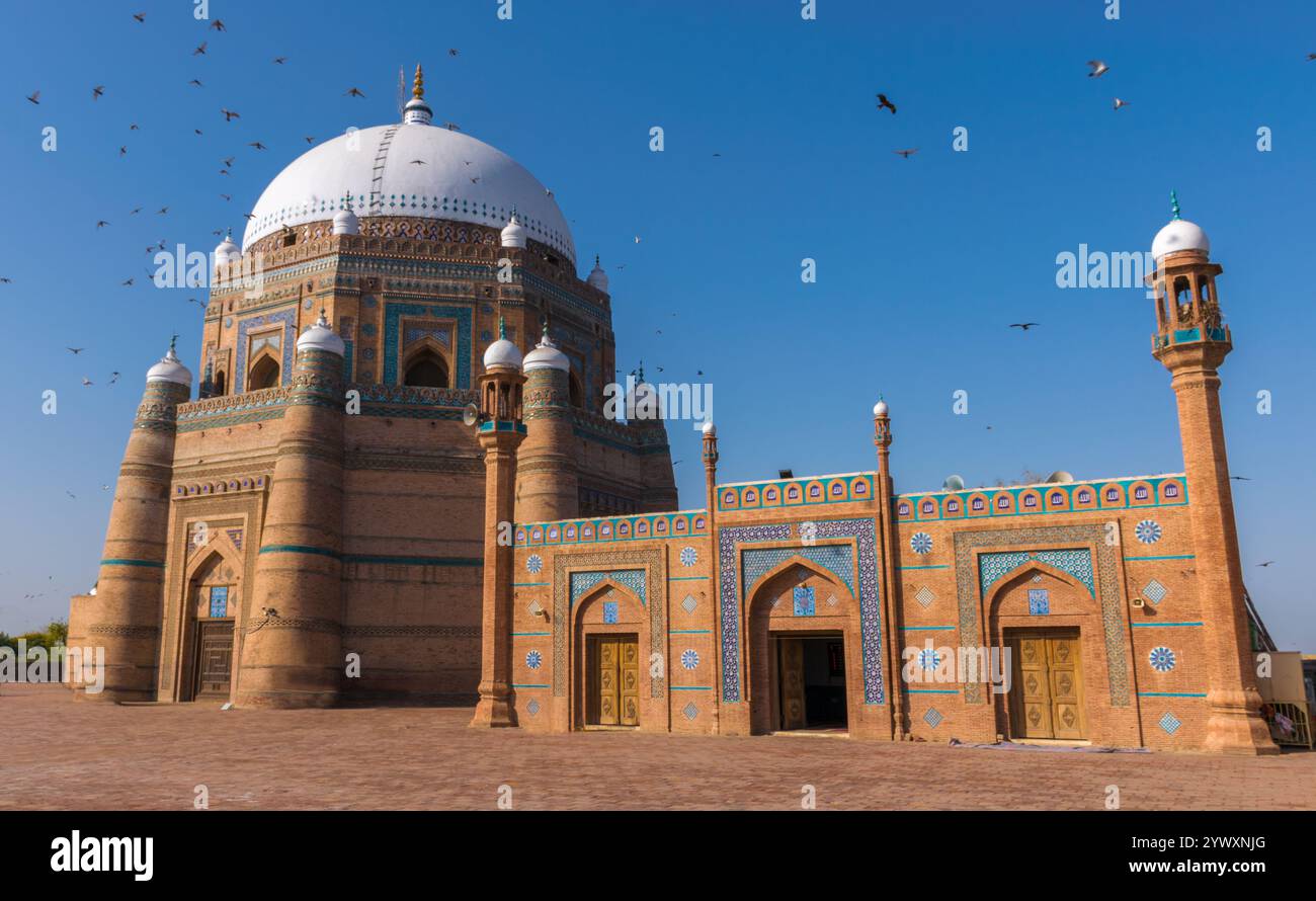 Shah Rukn-e-Alam Tomb: A Majestic Sufi Shrine in the Heart of Multan ...