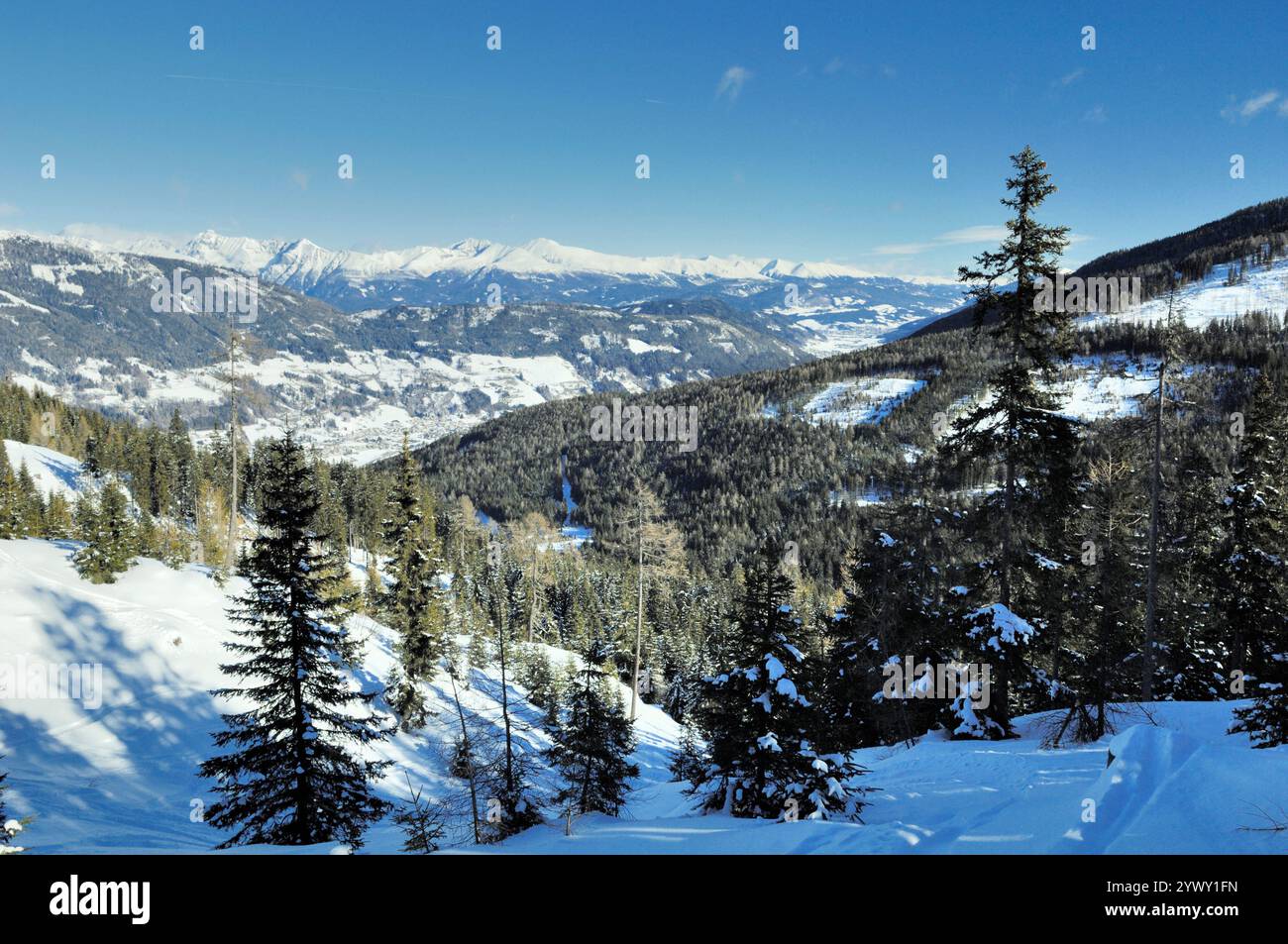 Views along wth winter walking patch from Katschberg to the Pritzhütte ...