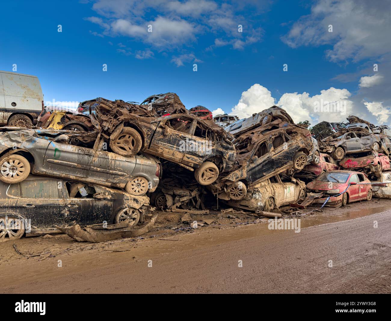 Valencia flooding cars hi-res stock photography and images - Alamy