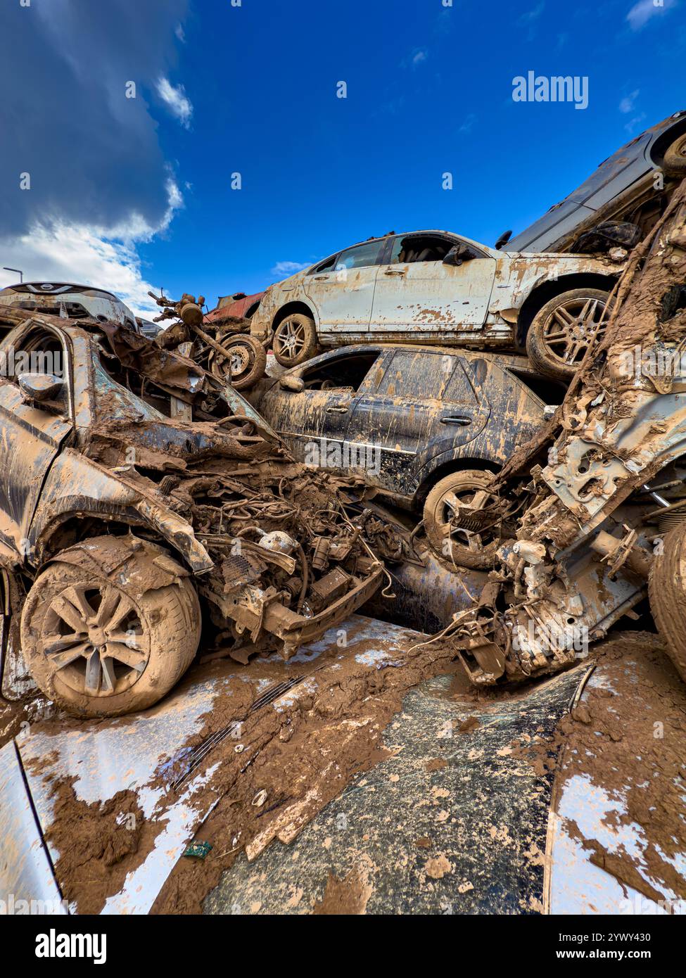 Valencia flooding cars hi-res stock photography and images - Alamy