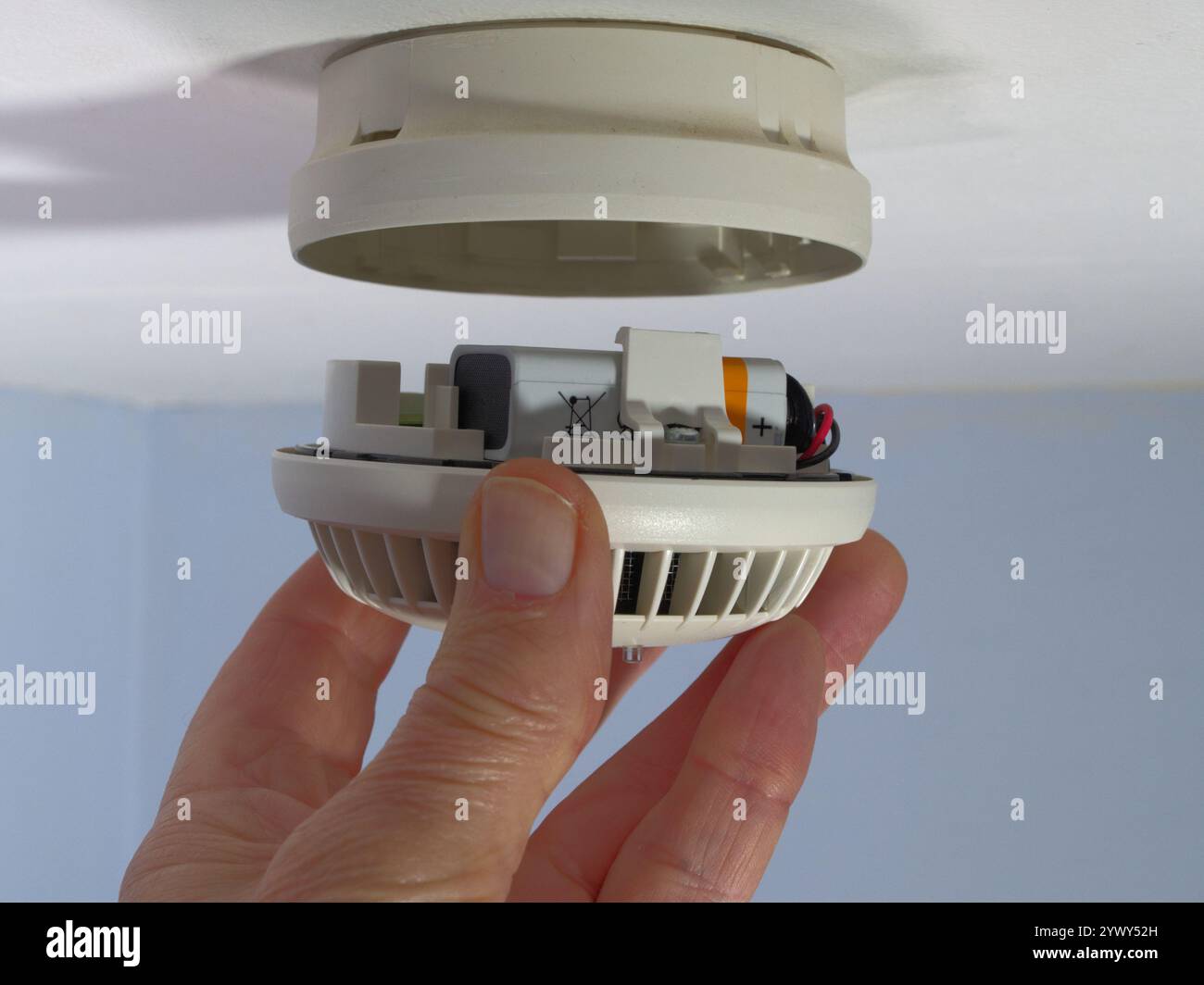 Smoke alarm attached ceiling hi-res stock photography and images - Alamy