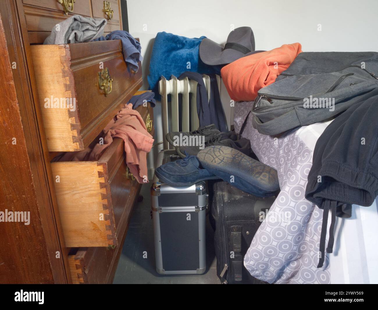 Untidy room hi-res stock photography and images - Alamy
