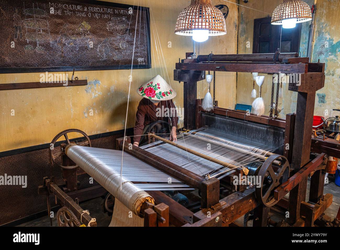Vietnam, Hoi An, 2024-02-19, old city, weaving loom, silk, handicrafts ...