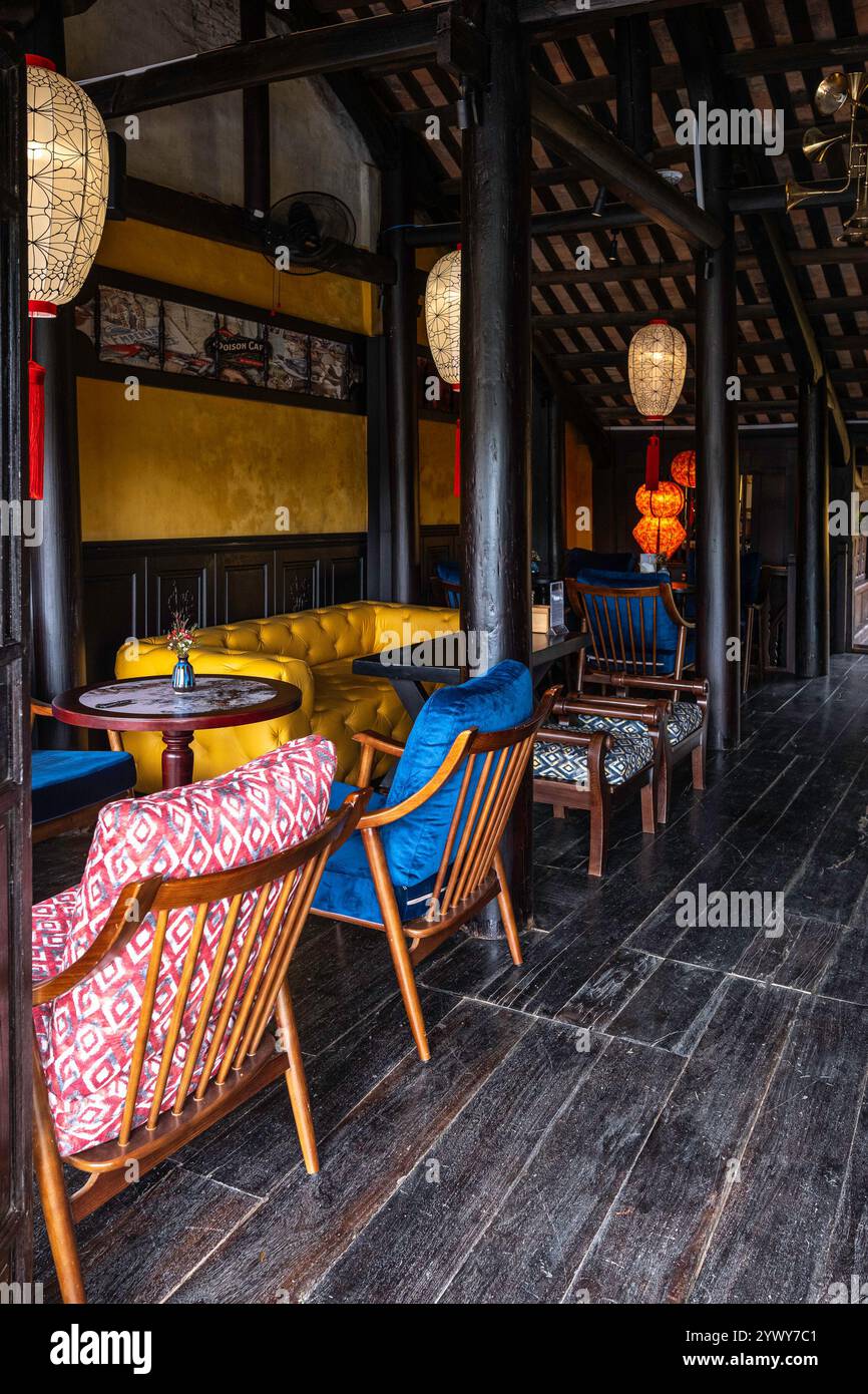 Vietnam, Hoi An, 2024-02-20, bar, decoration, vietnamese lantern ...