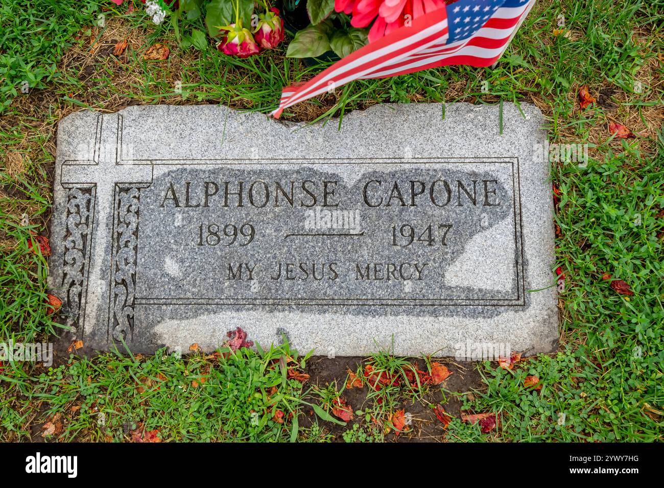 Alphonse Capone, the infamous Chicago mobster, rests in Mt. Carmel ...