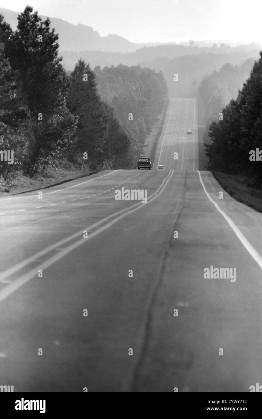 Usa country road Black and White Stock Photos & Images - Alamy
