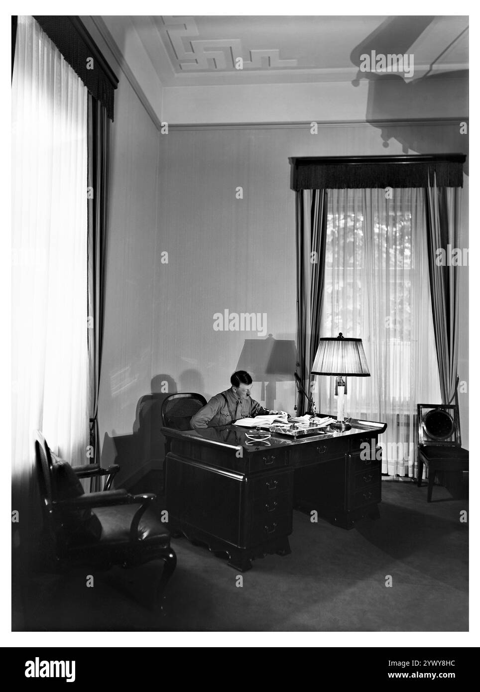 Hitler 'brown house' hi-res stock photography and images - Alamy