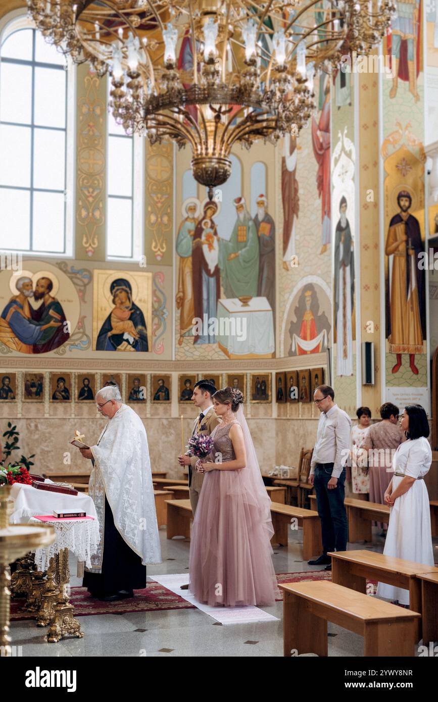 wedding ritual in the Orthodox Church in the Slavic tradition Stock ...