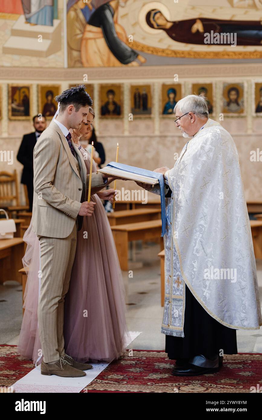 wedding ritual in the Orthodox Church in the Slavic tradition Stock ...