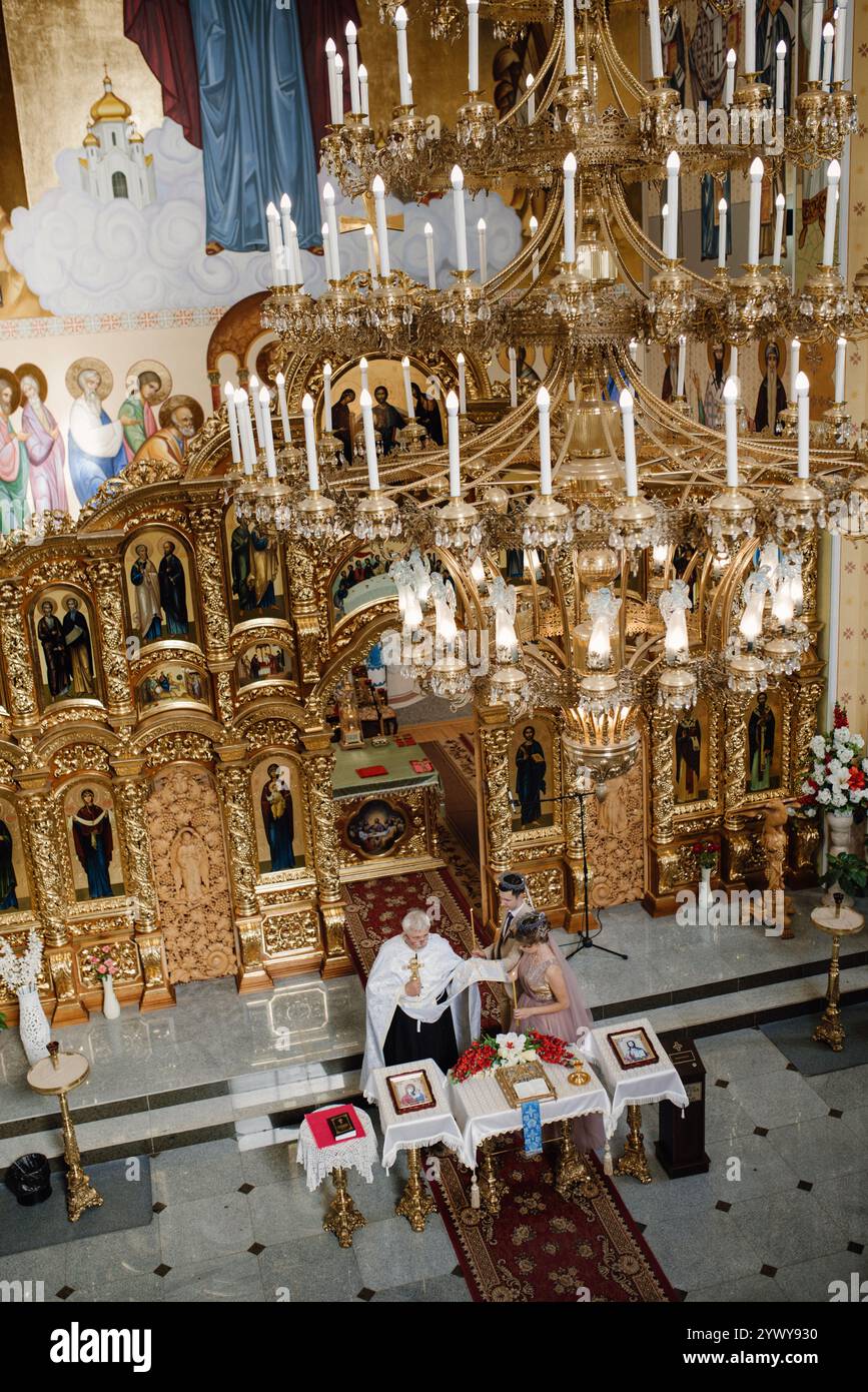 wedding ritual in the Orthodox Church in the Slavic tradition Stock ...