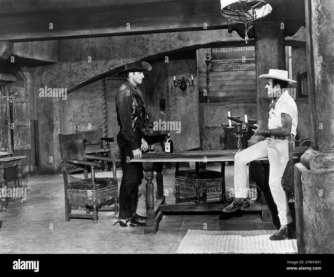 Gilbert roland hi-res stock photography and images - Alamy