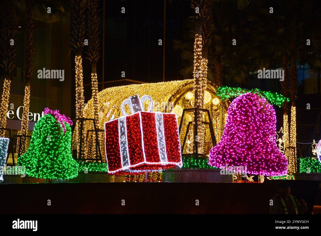 Beautiful light bulbs tunnel hi-res stock photography and images - Alamy