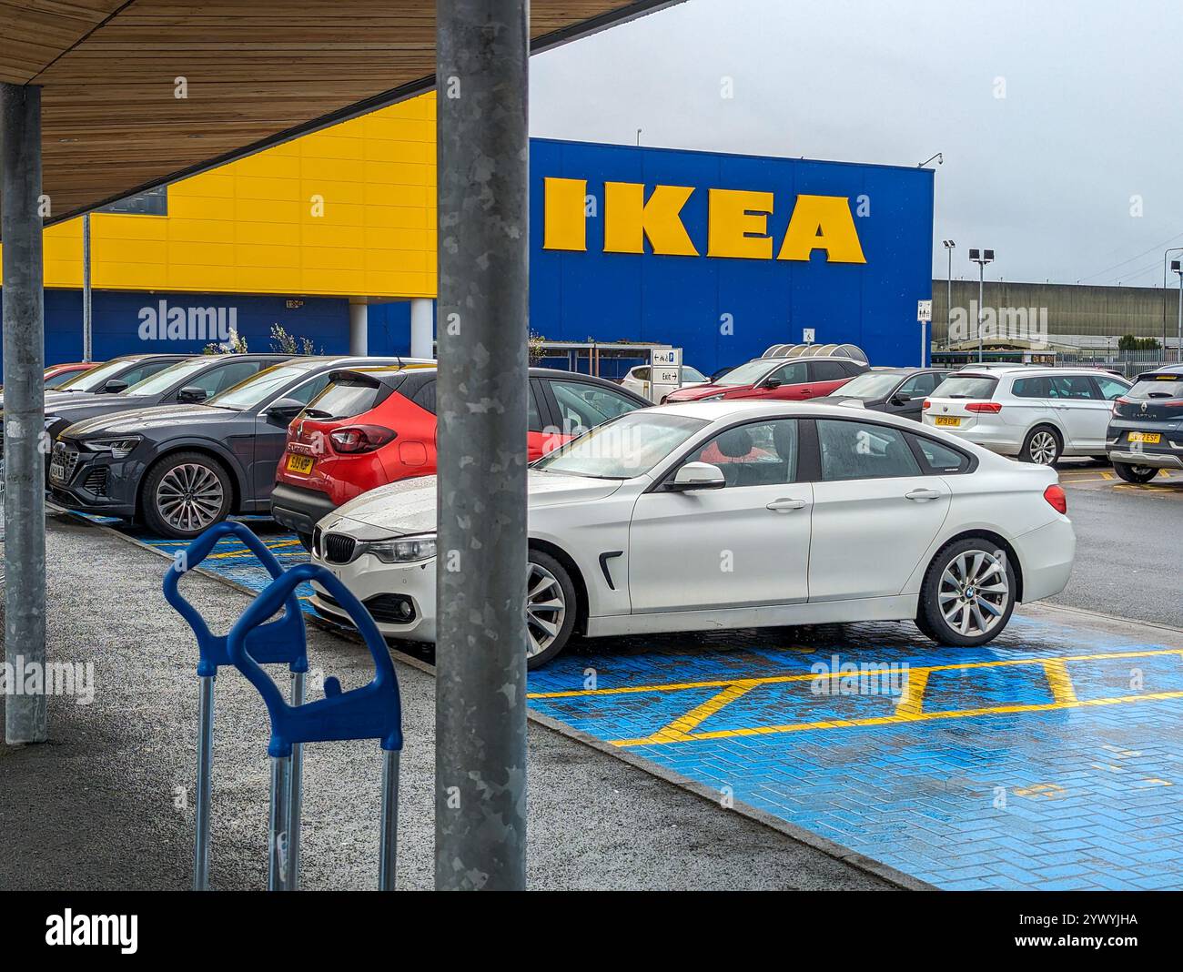 IKEA store exterior with sign and parking lot or car park, Glasgow on an overcast day Stock ...
