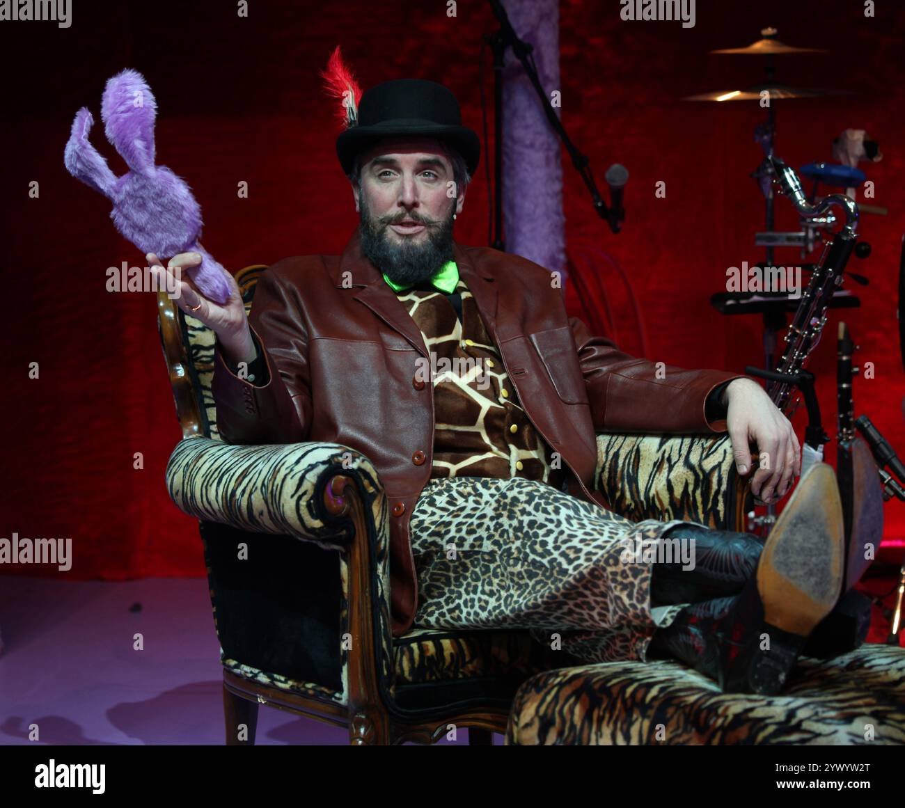 London, UK. Simon Yadoo in the Jewish fairy tale Goldie Frocks and the ...