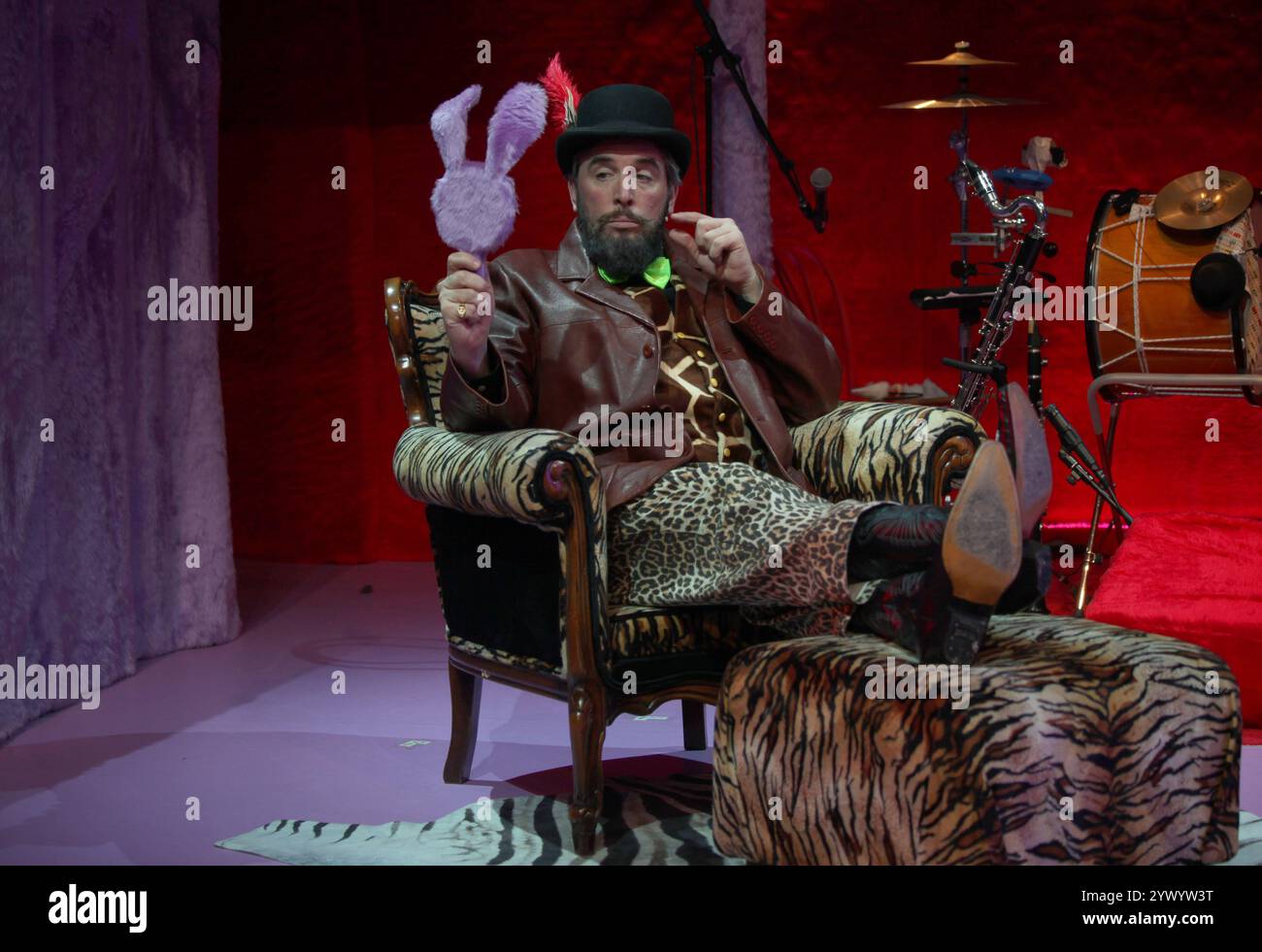 London, UK. Simon Yadoo in the Jewish fairy tale Goldie Frocks and the ...