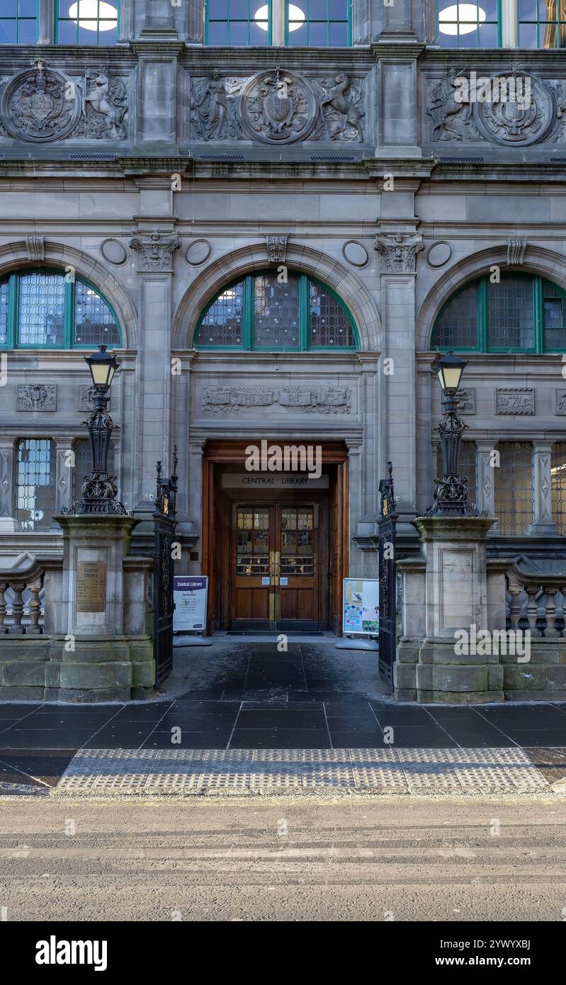 Edinburgh central library hi-res stock photography and images - Alamy