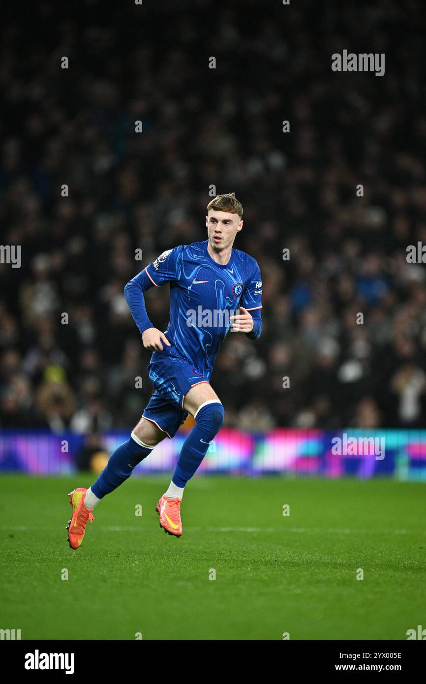 LONDON, ENGLAND - DECEMBER 8: Cole Palmer of Chelsea FC during the ...
