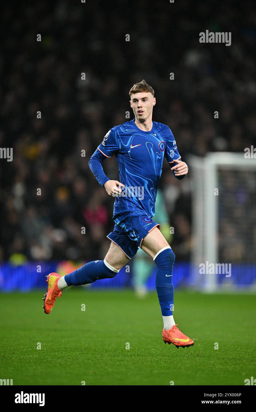 LONDON, ENGLAND - DECEMBER 8: Cole Palmer of Chelsea FC during the ...