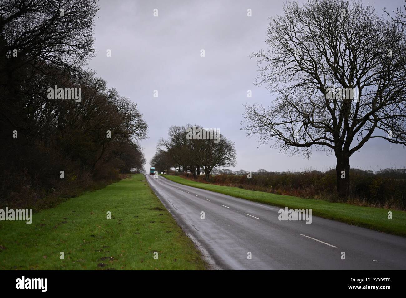 Stretching straight road hi-res stock photography and images - Alamy
