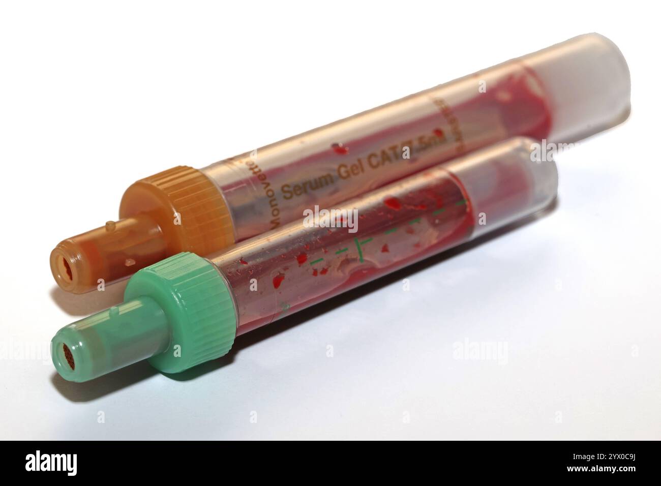 Blutabnahme zur medizinischen Diagnostik Blutröhrchen nach der ...