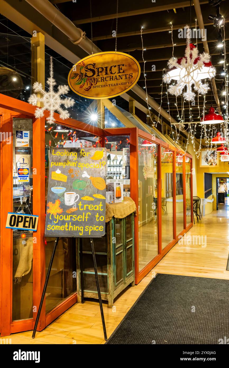 Spice shop in small mall hi-res stock photography and images - Alamy