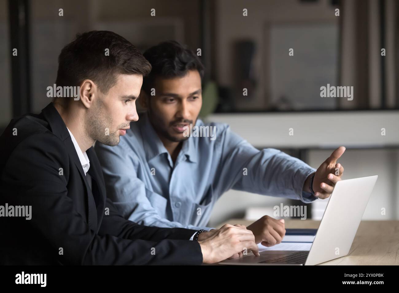 Presenting options hi-res stock photography and images - Alamy