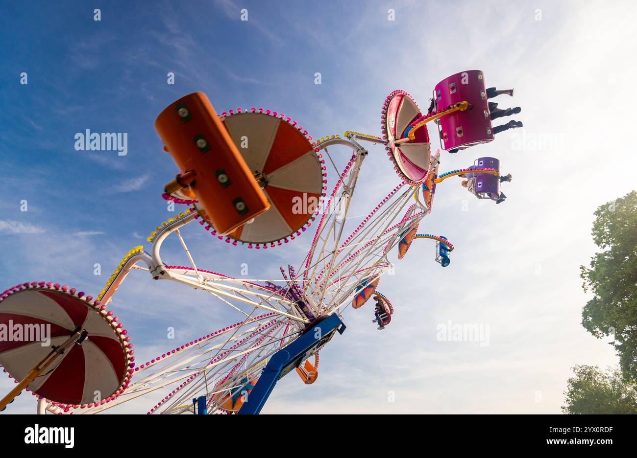 Paratrooper uk hi-res stock photography and images - Alamy