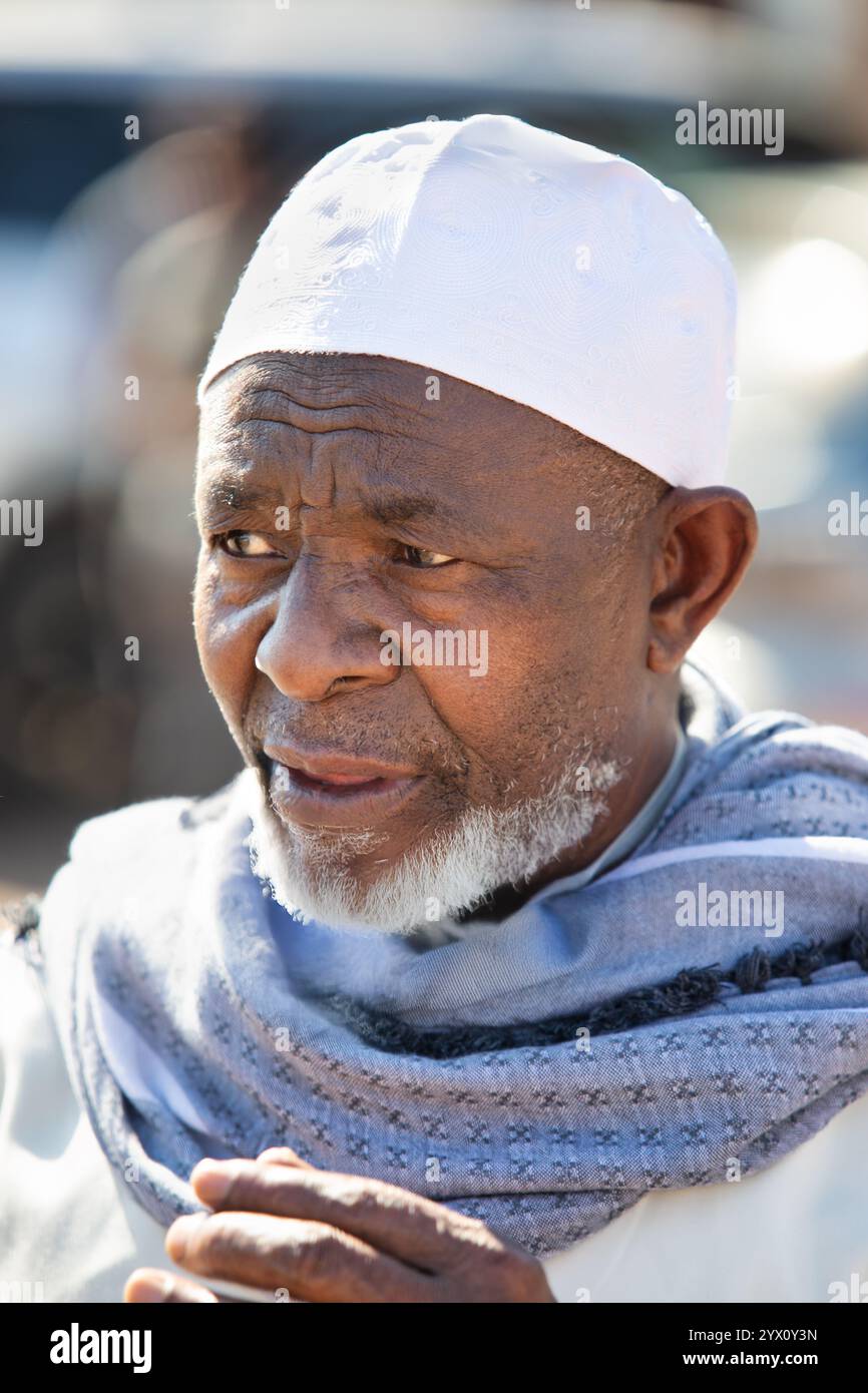 portrait of old african muslim man with taqiyah kufi prayer cap, Islam ...