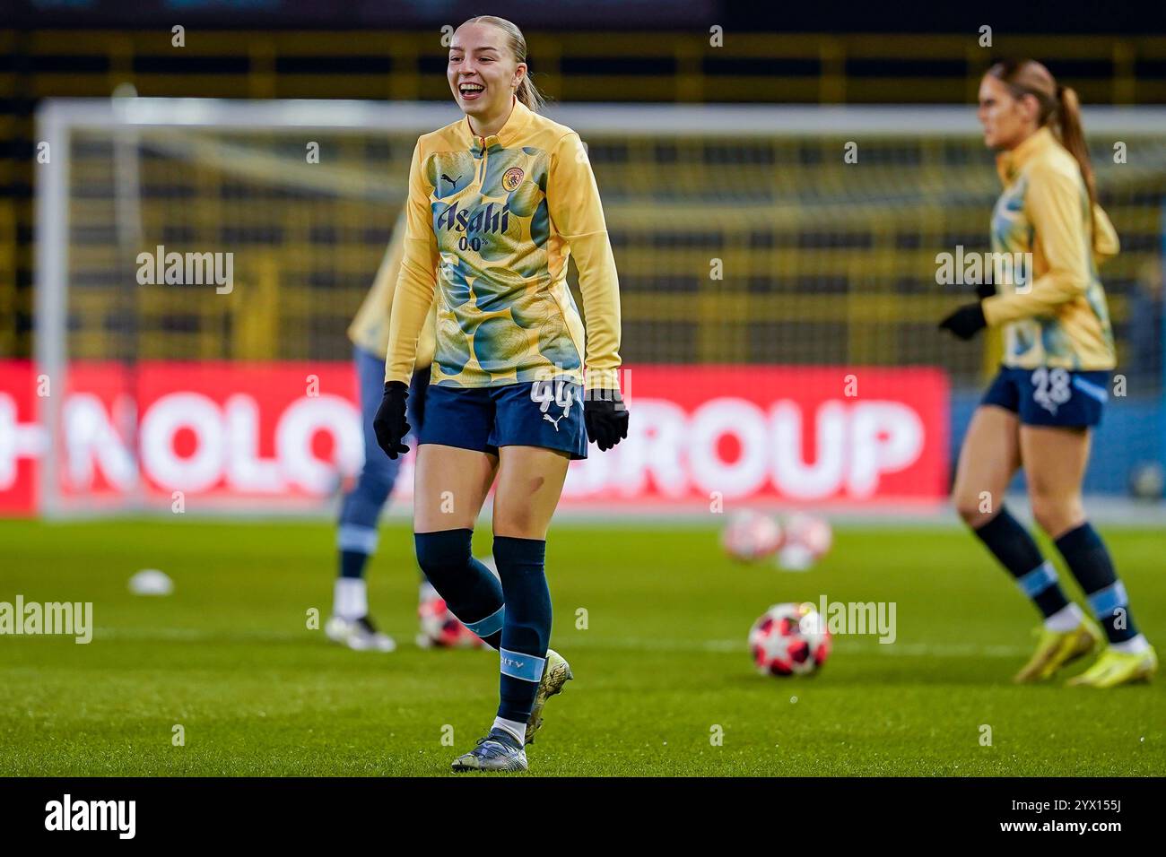 Sporting v man city uefa champions league hi-res stock photography and ...