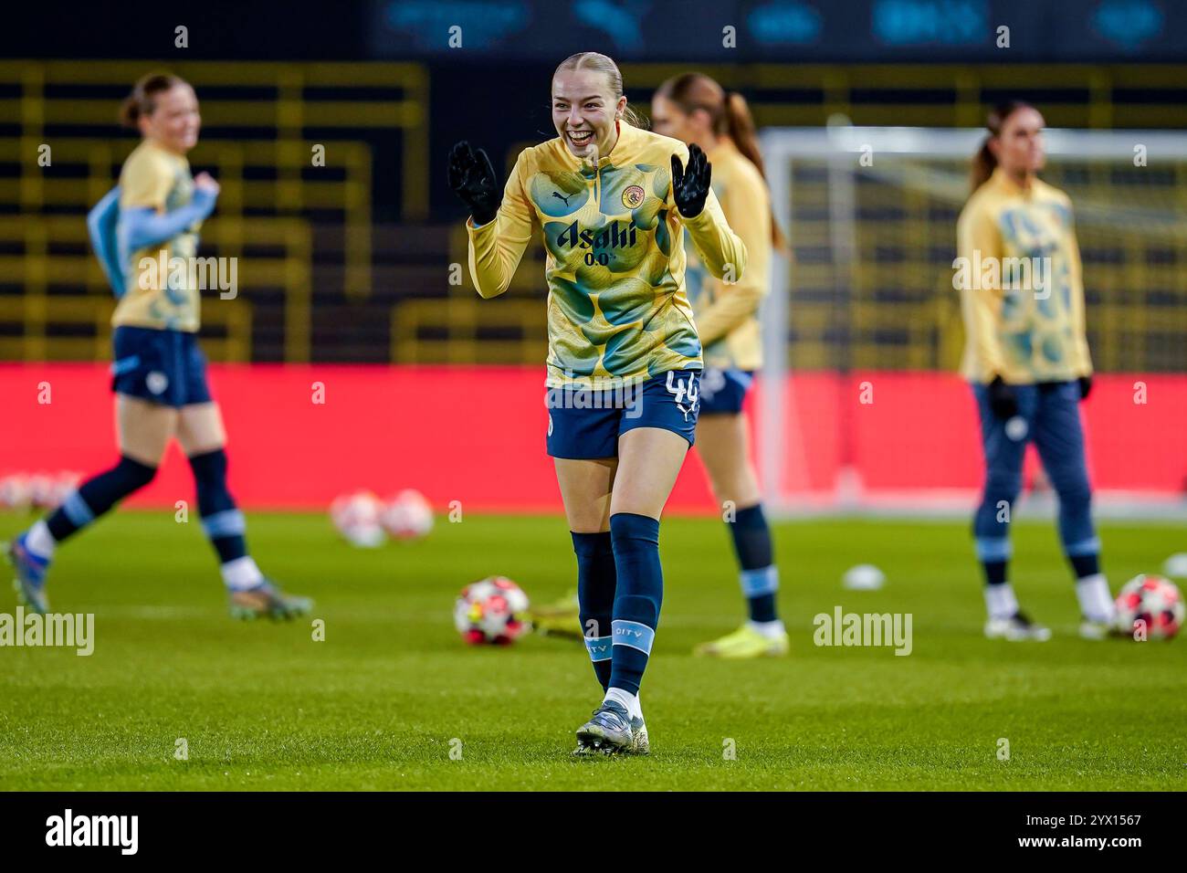 Sporting v man city uefa champions league hi-res stock photography and ...