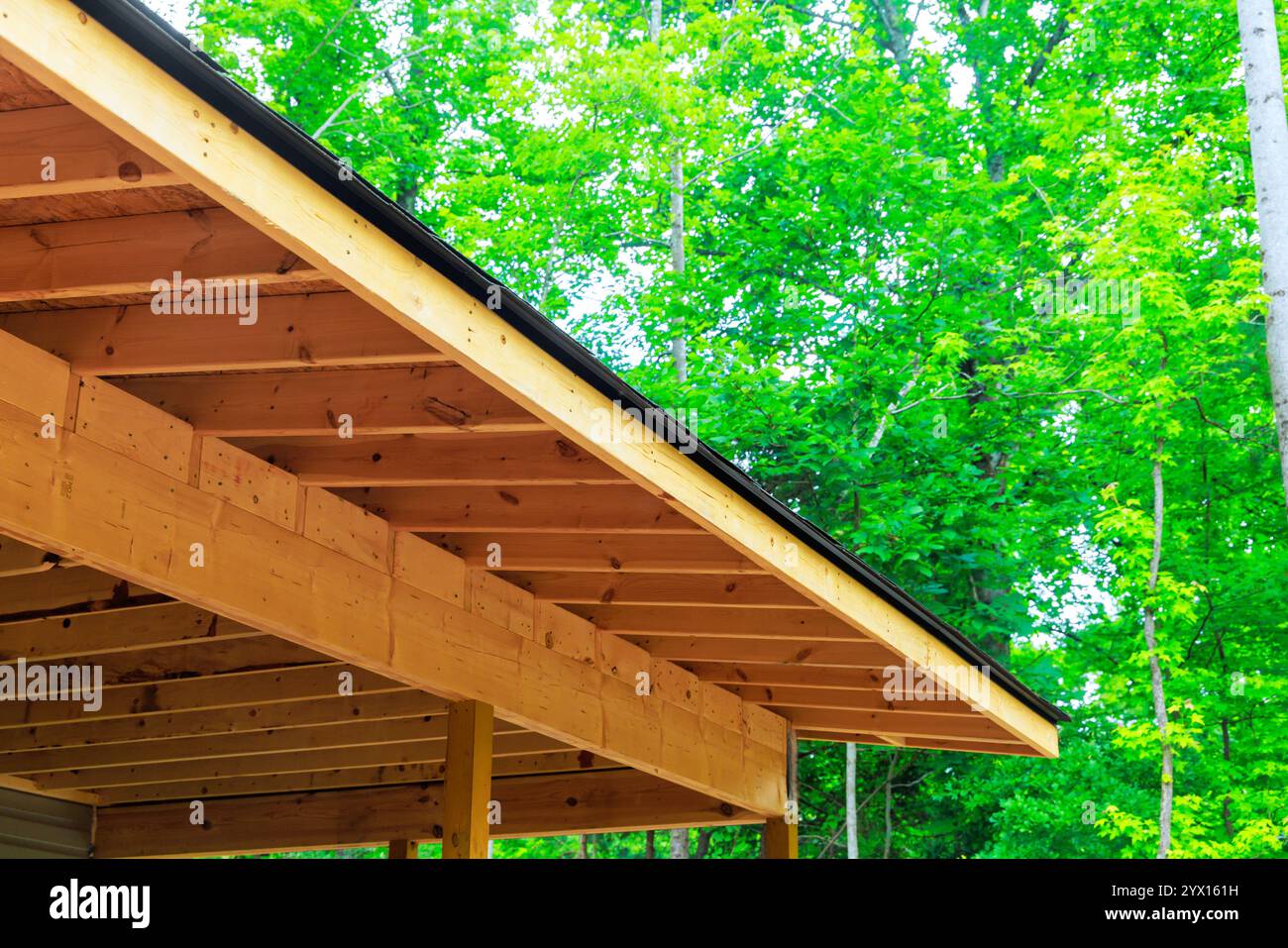 Showcases beams hi-res stock photography and images - Alamy