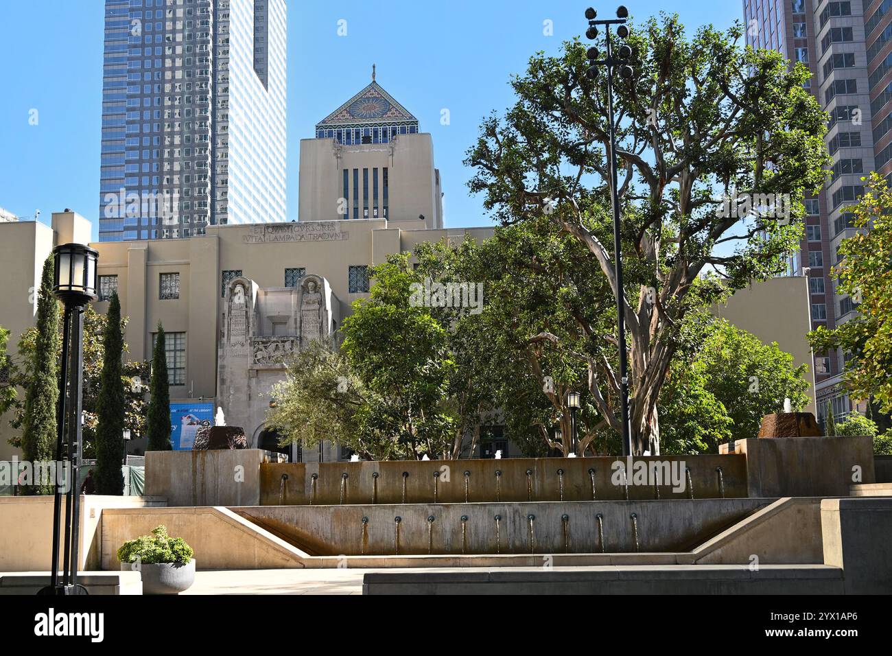 LOS ANGELES, CALIFORNIA - 2 DEC 2024: The Los Angeles Public Library in ...