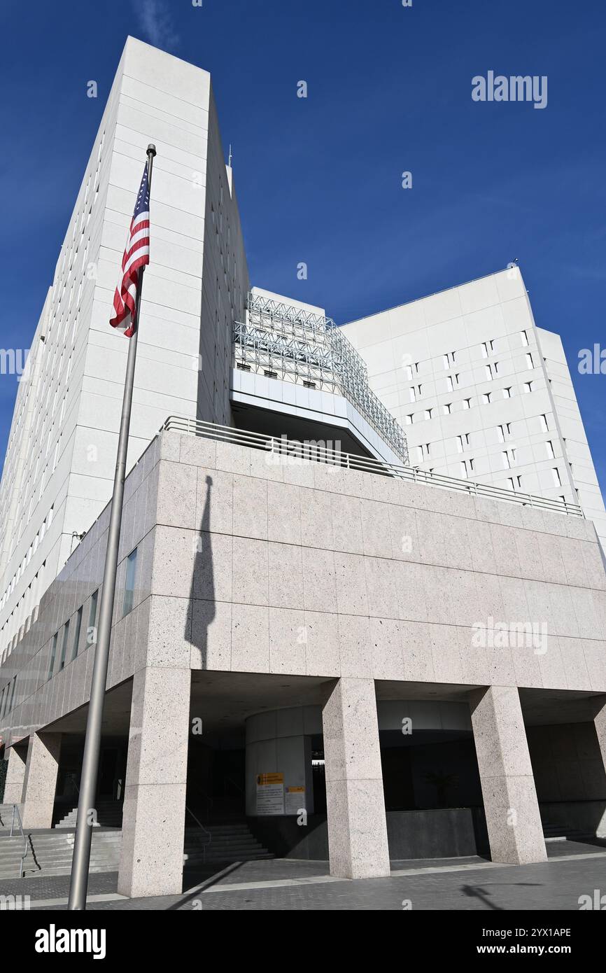 LOS ANGELES, CALIFORNIA - 2 DEC 2024: The Metropolitan Detention Center ...