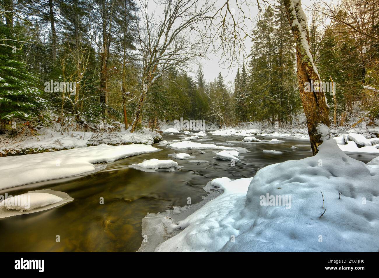 White pristine winter landscape hi-res stock photography and images - Alamy