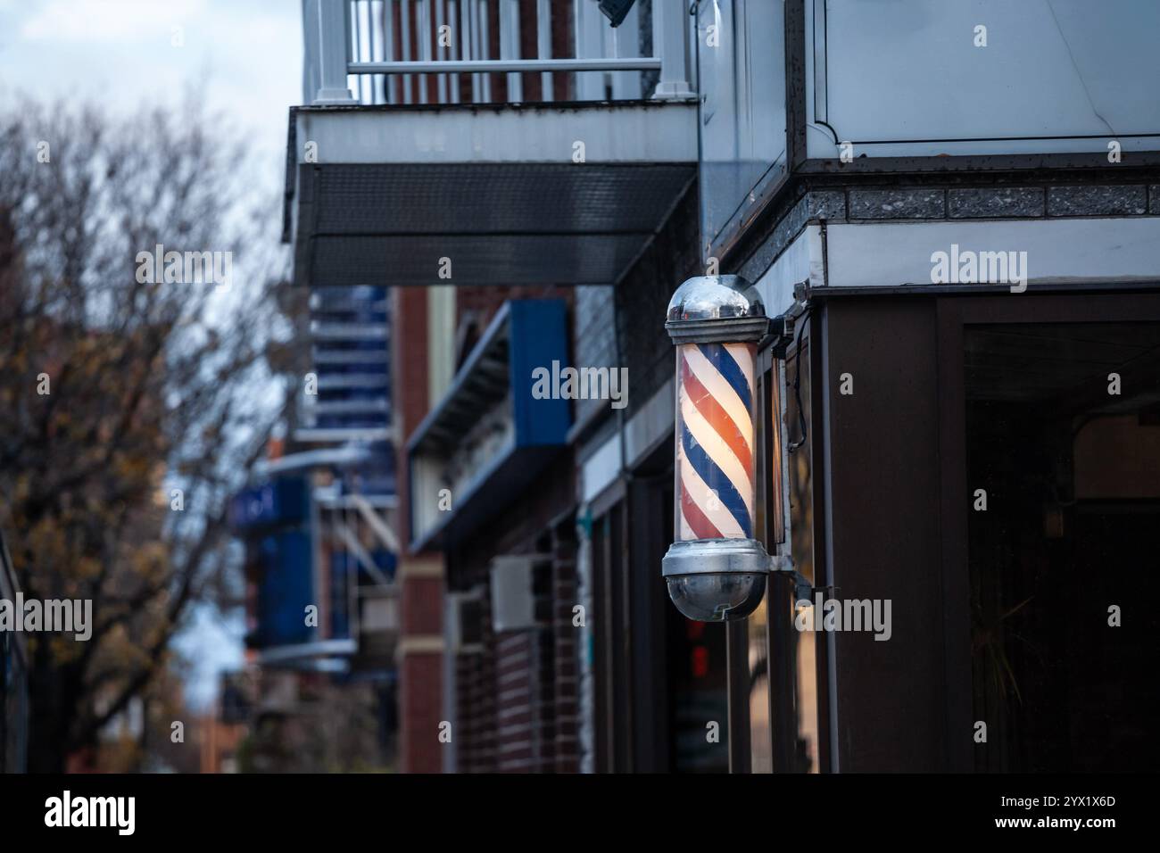Classic retro barbershop logo hi-res stock photography and images - Alamy
