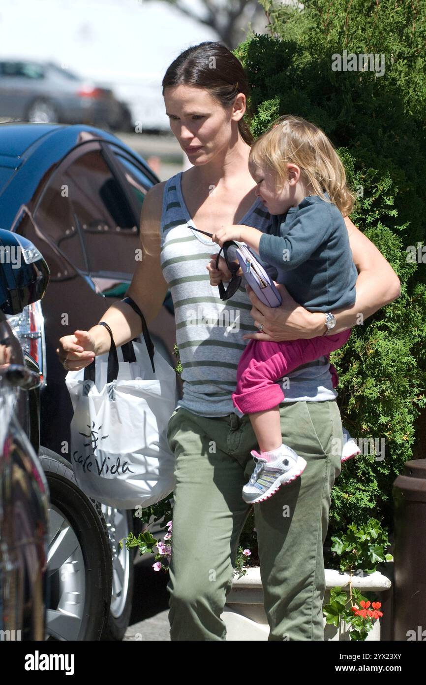 Jennifer Garner and her daughter Seraphina take some time together in ...