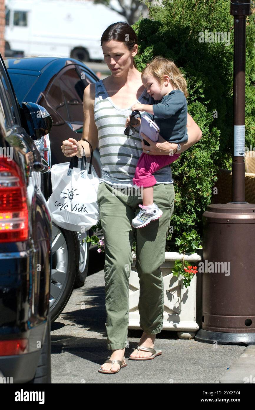 Jennifer Garner and her daughter Seraphina take some time together in ...