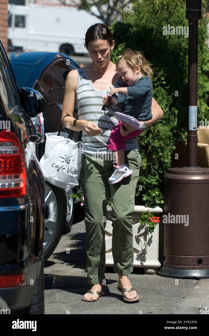 Jennifer Garner and her daughter Seraphina take some time together in ...