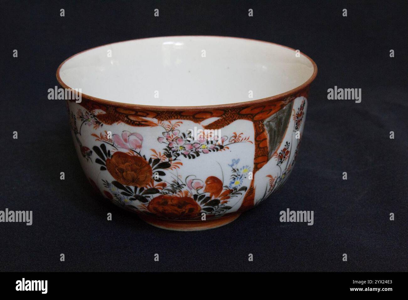 Covered bowl with a landscape design (Kutani ware Stock Photo - Alamy
