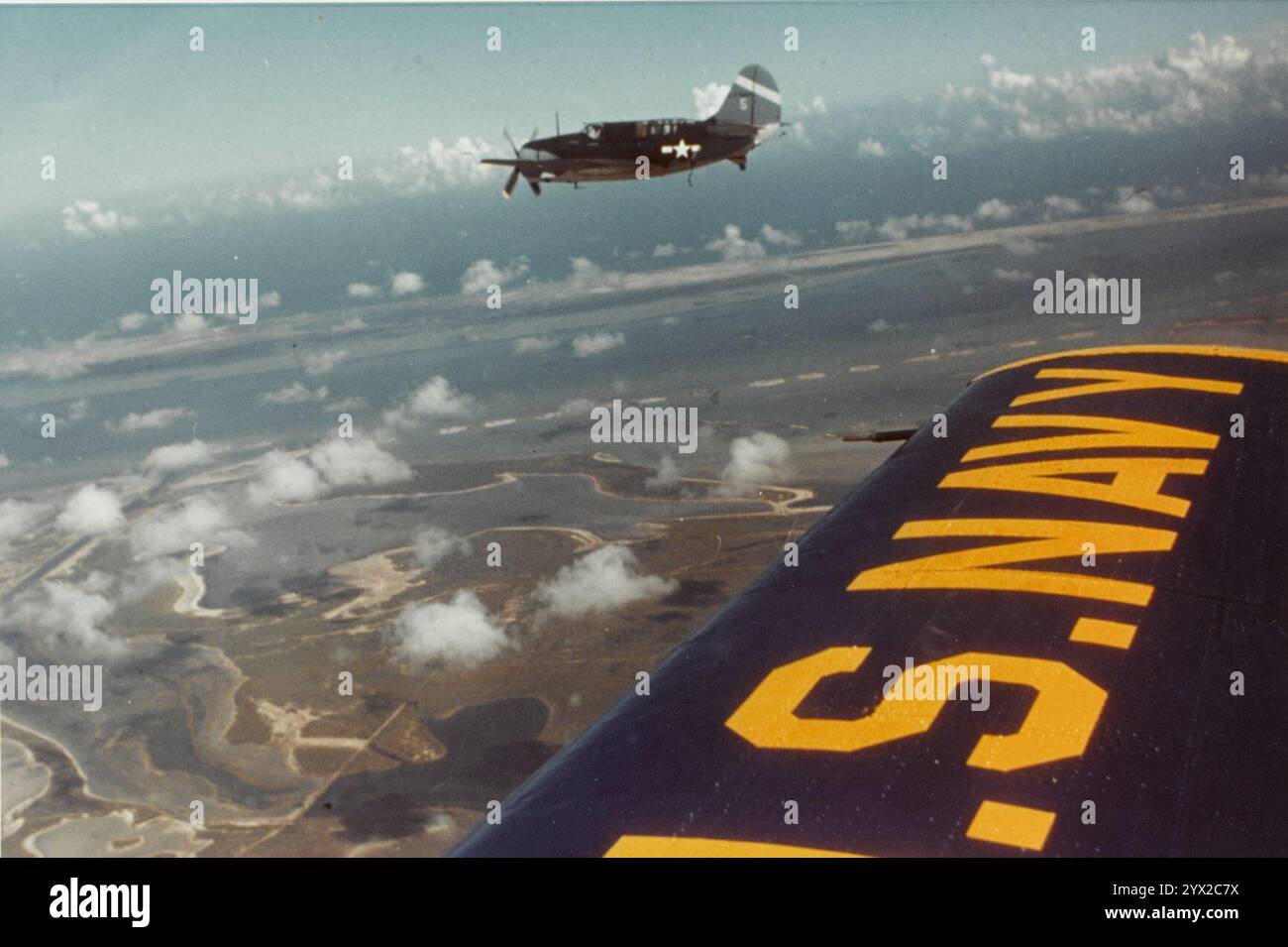 Curtiss SB2C Helldiver dive bomber in flight (K-112909 Stock Photo - Alamy