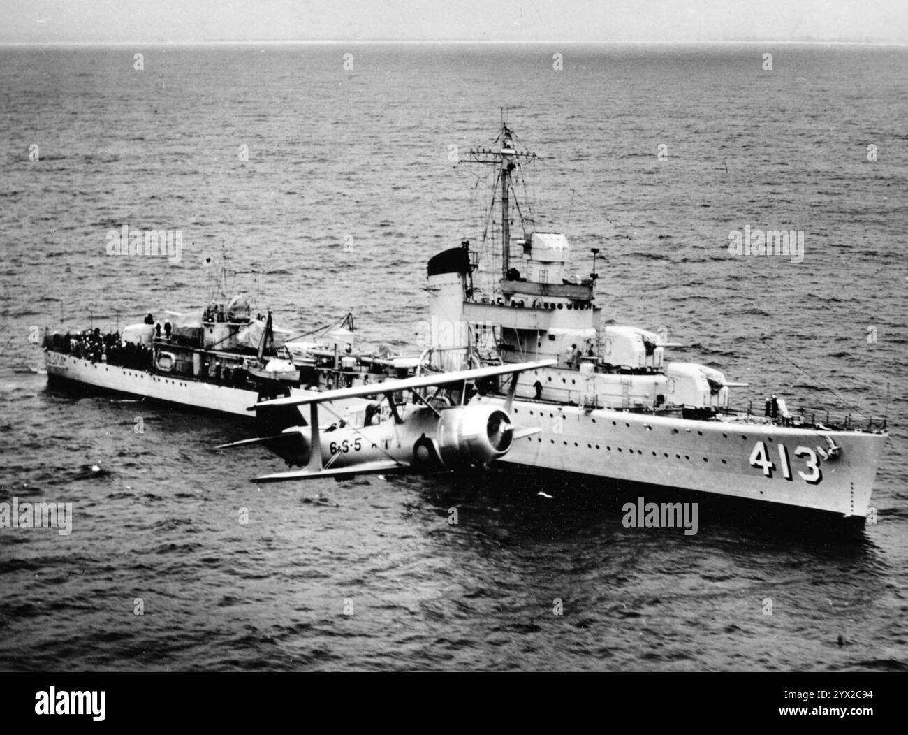 Curtiss SBC-3 Helldiver of VS-6 flies past USS Mustin (DD-413), 26 May ...