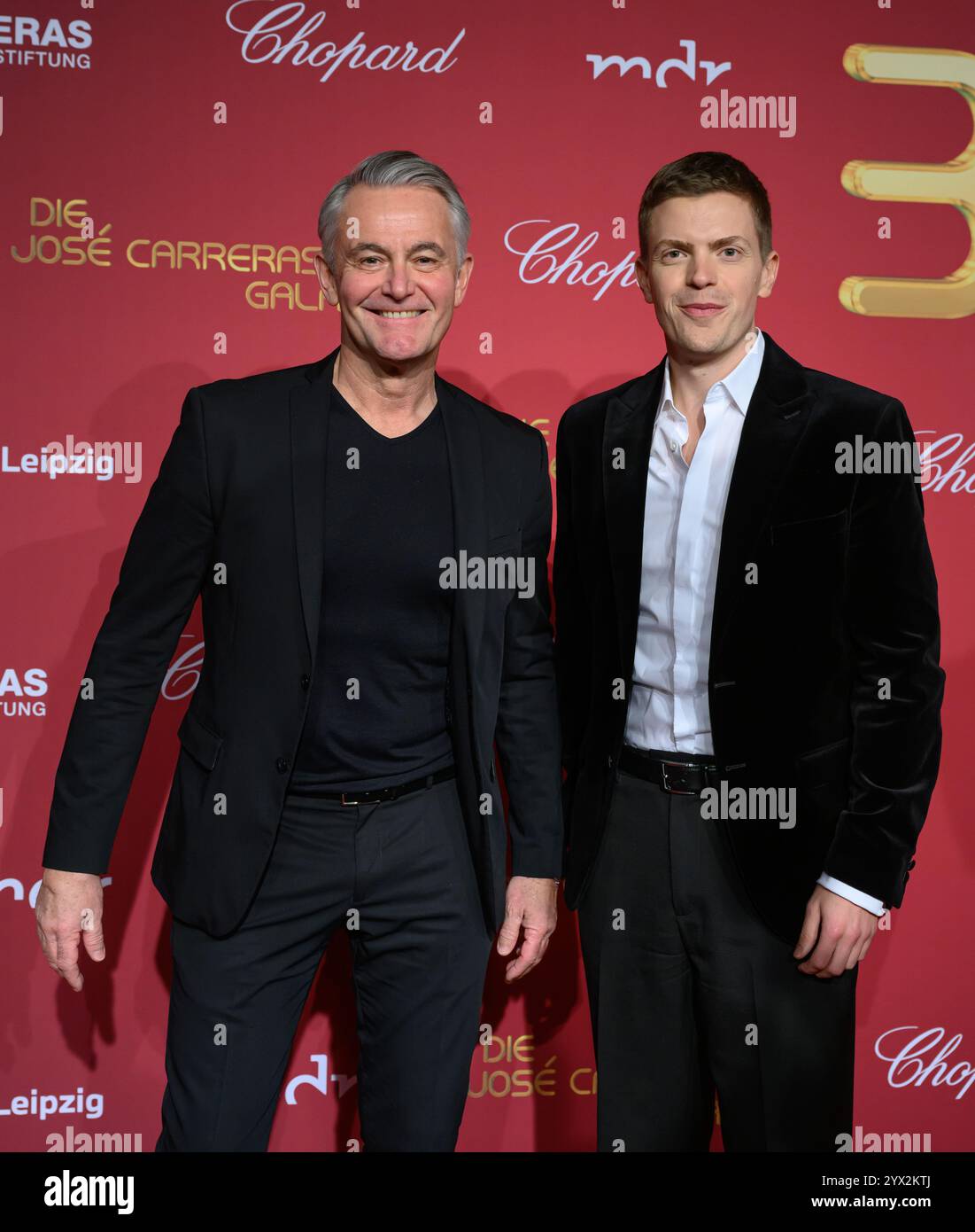12 December 2024, Saxony, Leipzig: Actor Robert Lohr (l) and actor ...