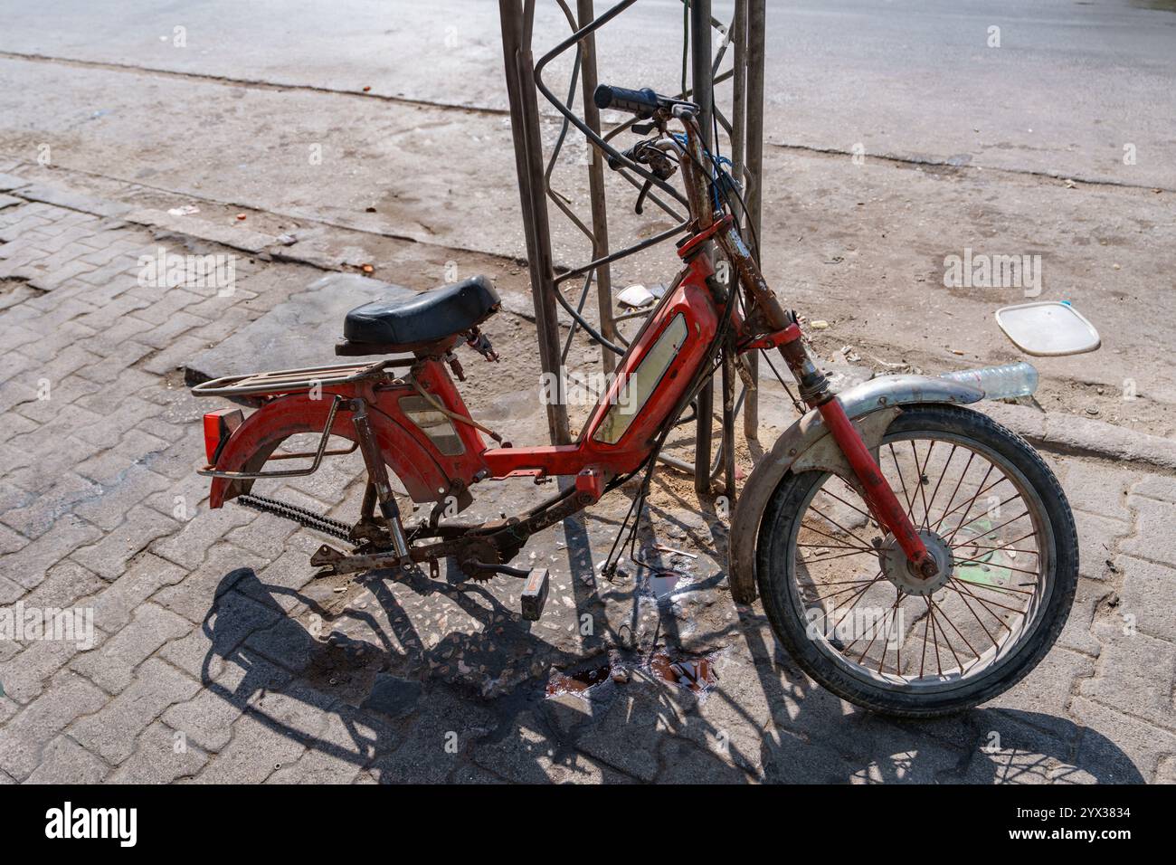 Broken moped hi-res stock photography and images - Alamy